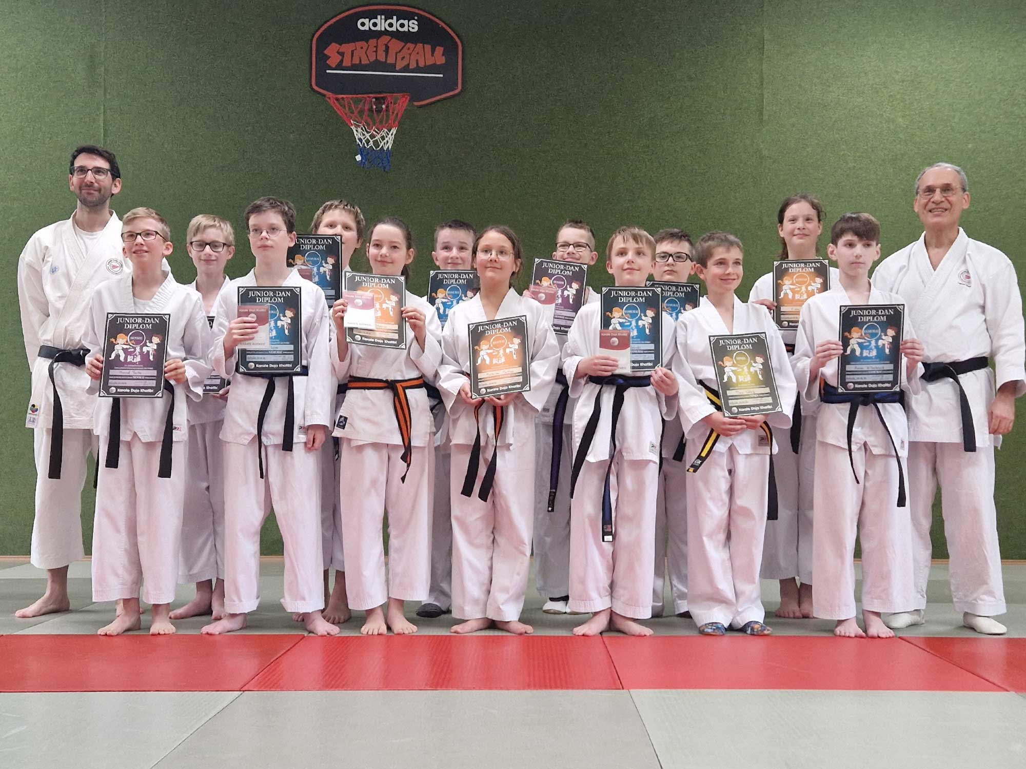 Junior-Dan Prüfung am 09.07.2022 in der Kinderkarateschule Hamid Khatibi